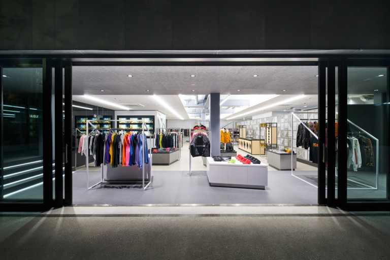 Off-White: An Italian Streetwear Brand that combines Luxury and Street ...