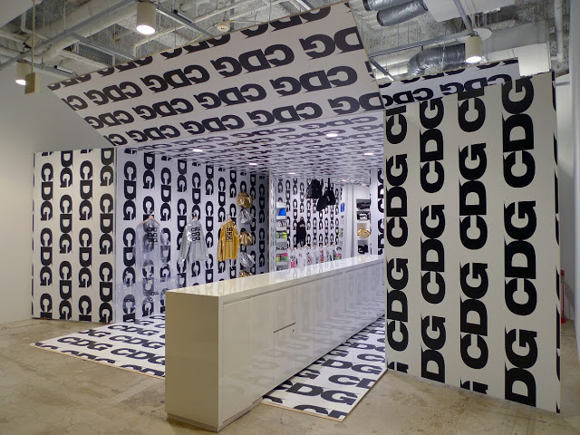 「デザインしないこと」をコンセプトとした砕けた印象の「Play CDG(プレイコムデギャルソン)」 | Street Buzz Japan