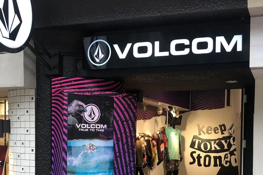 "Volcom": Has Fashionable Colors and Functionality and Practicality ...