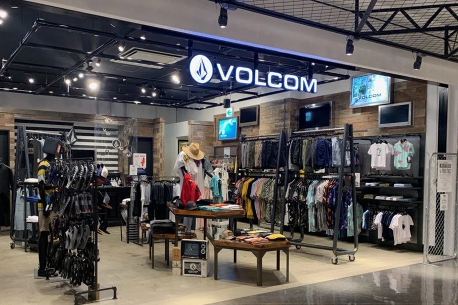 おしゃれな色使いや自身のスタイルにマッチングする機能性・実用性「VOLCOM(ボルコム)」 | Street Buzz Japan
