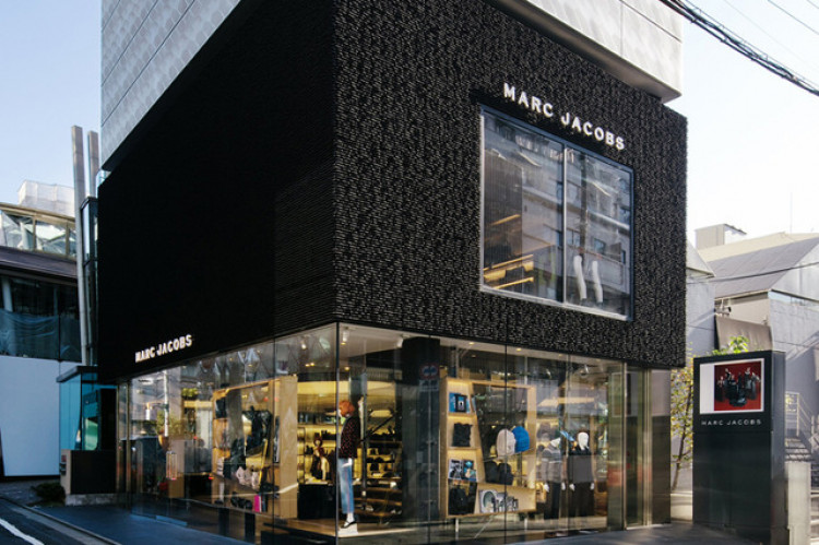 Marc Jacobs" is a brand that continues to evolve. | Street Buzz Japan
