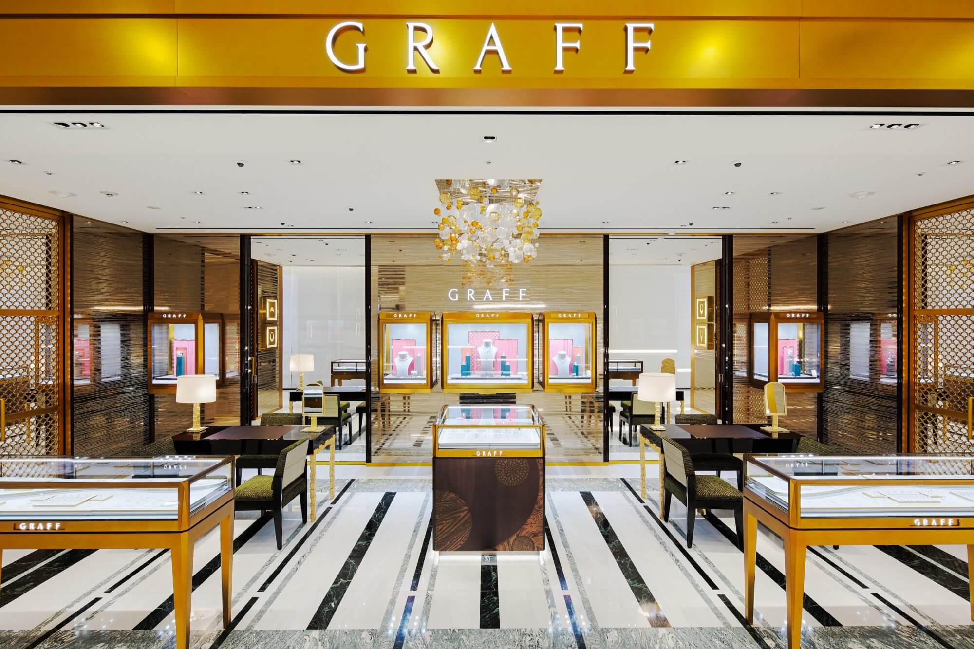 ジュエリー界の異端児 GRAFF(グラフ) | Street Buzz Japan